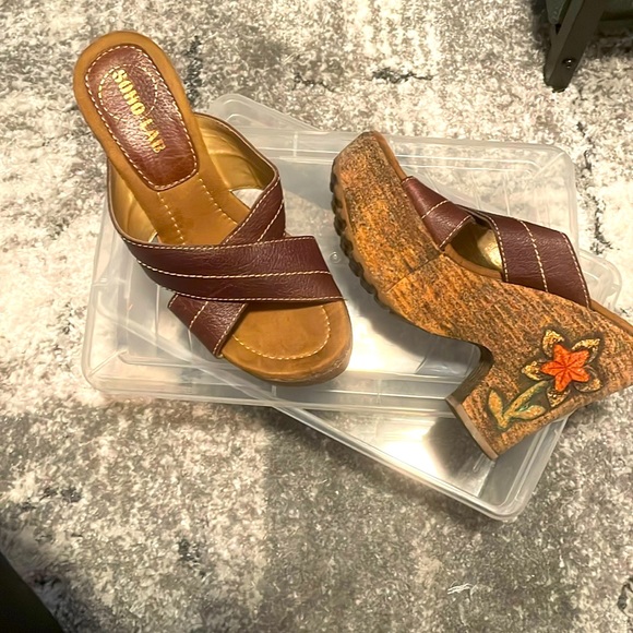 soho lab | Shoes | Soho Lad Cork Like Flowered Platform Heeled Slip On ...